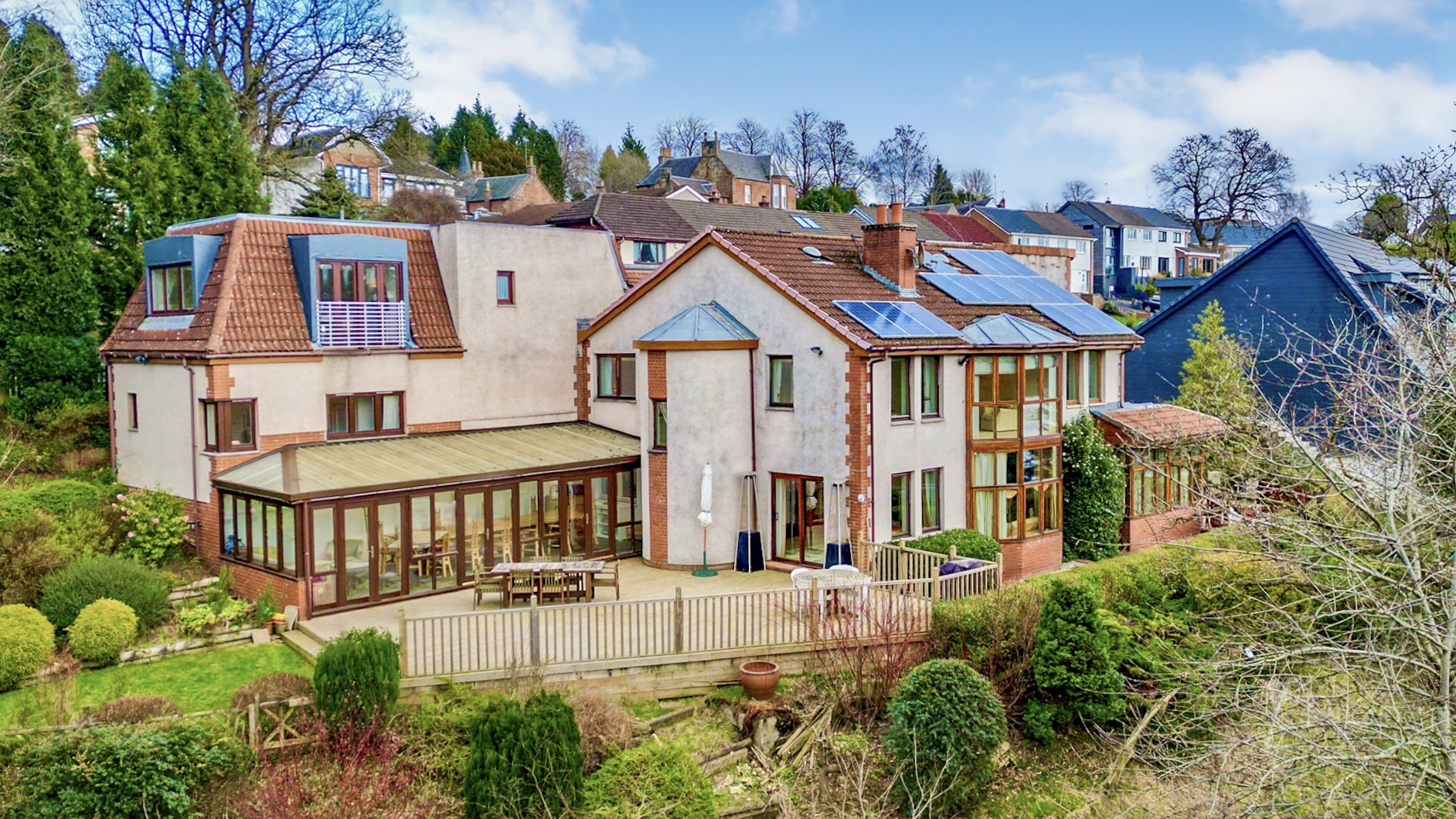 6 bedroom detached villa | Property Angels